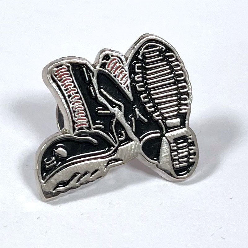 Metal Boots - Pin, 4,50